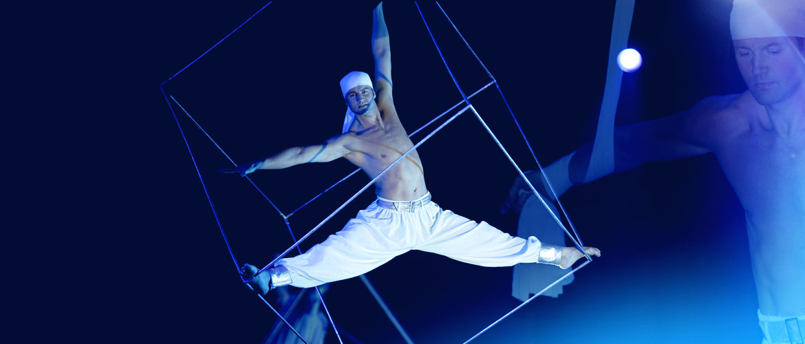 AERIAL CUBE & SILK SHOW - CubeAct